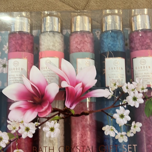 garden delights | Bath & Body | Garden Delights Bath Crystal Set | Poshmark
